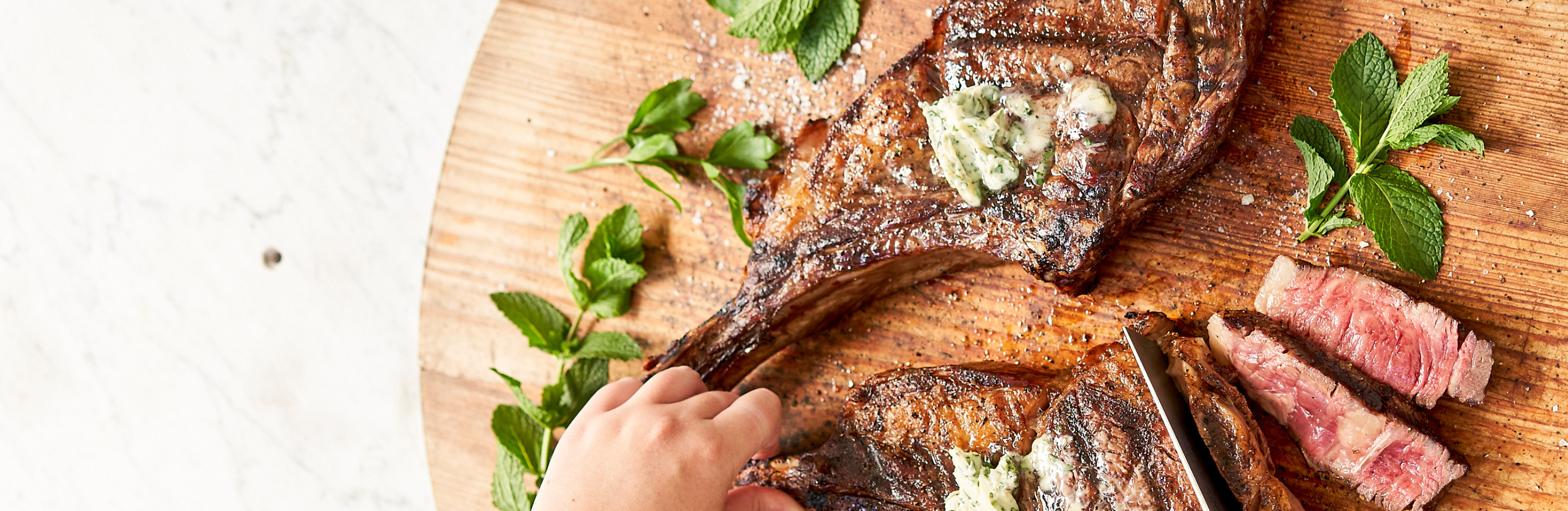 Comparing Large Cuts: T-Bone vs. Porterhouse vs. Tomahawk Ribeye ...